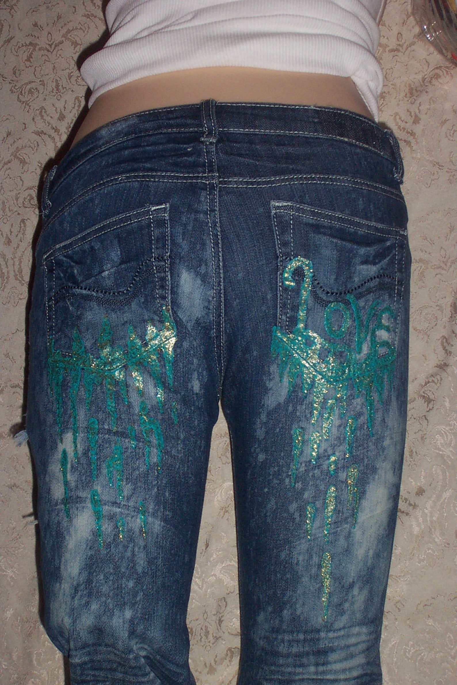 BLEEDING HEART Hand Painted Bleach Distressed JEANS. - Etsy