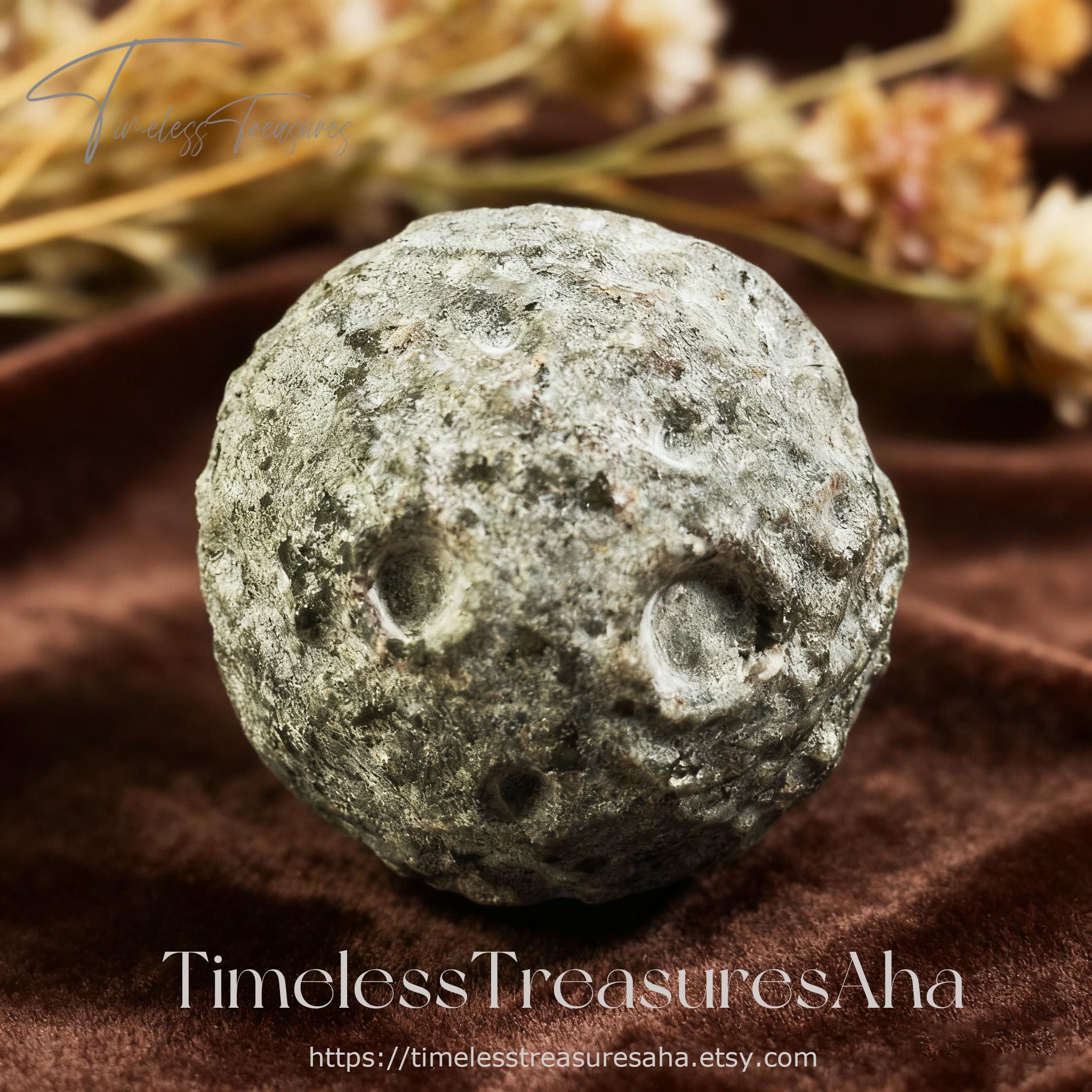 Natural Yooperlite Moon, Hand Carved Fluorescent Crystal ,UV Glowing ...