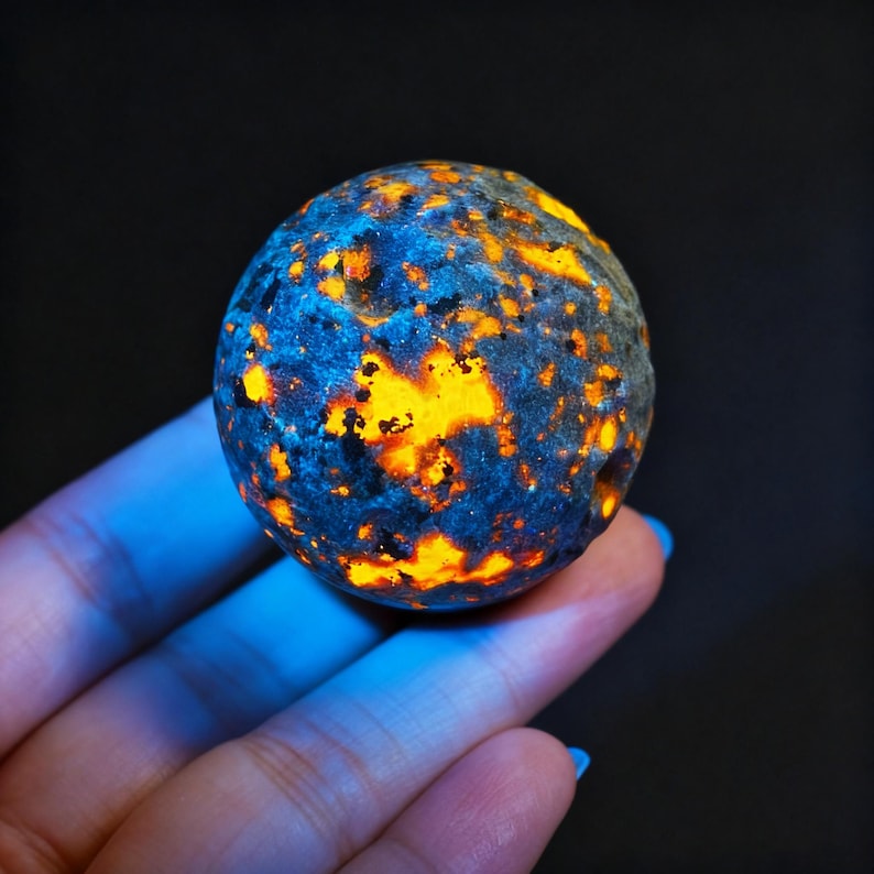 Natural Yooperlite Moon, Hand Carved Fluorescent Crystal ,UV Glowing ...