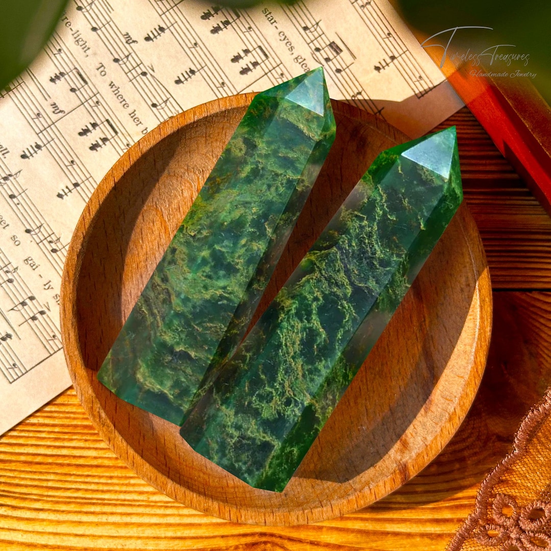 Natural Emerald Crystal Tower Obelisk- Green Gemstone Point Tower ...