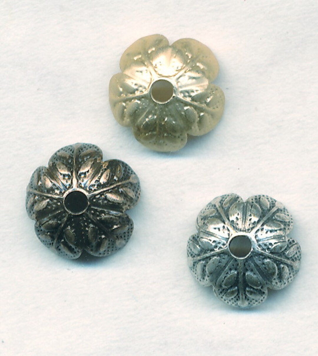 VINTAGE BEAD CAPS - 3 Colors 8MM 40 Pieces Wholesale Available - Etsy