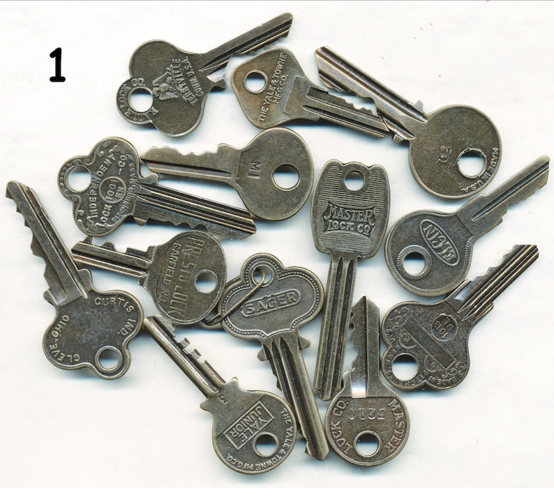 VINTAGE KEY GRAB Bag What You See is What You Get - Etsy