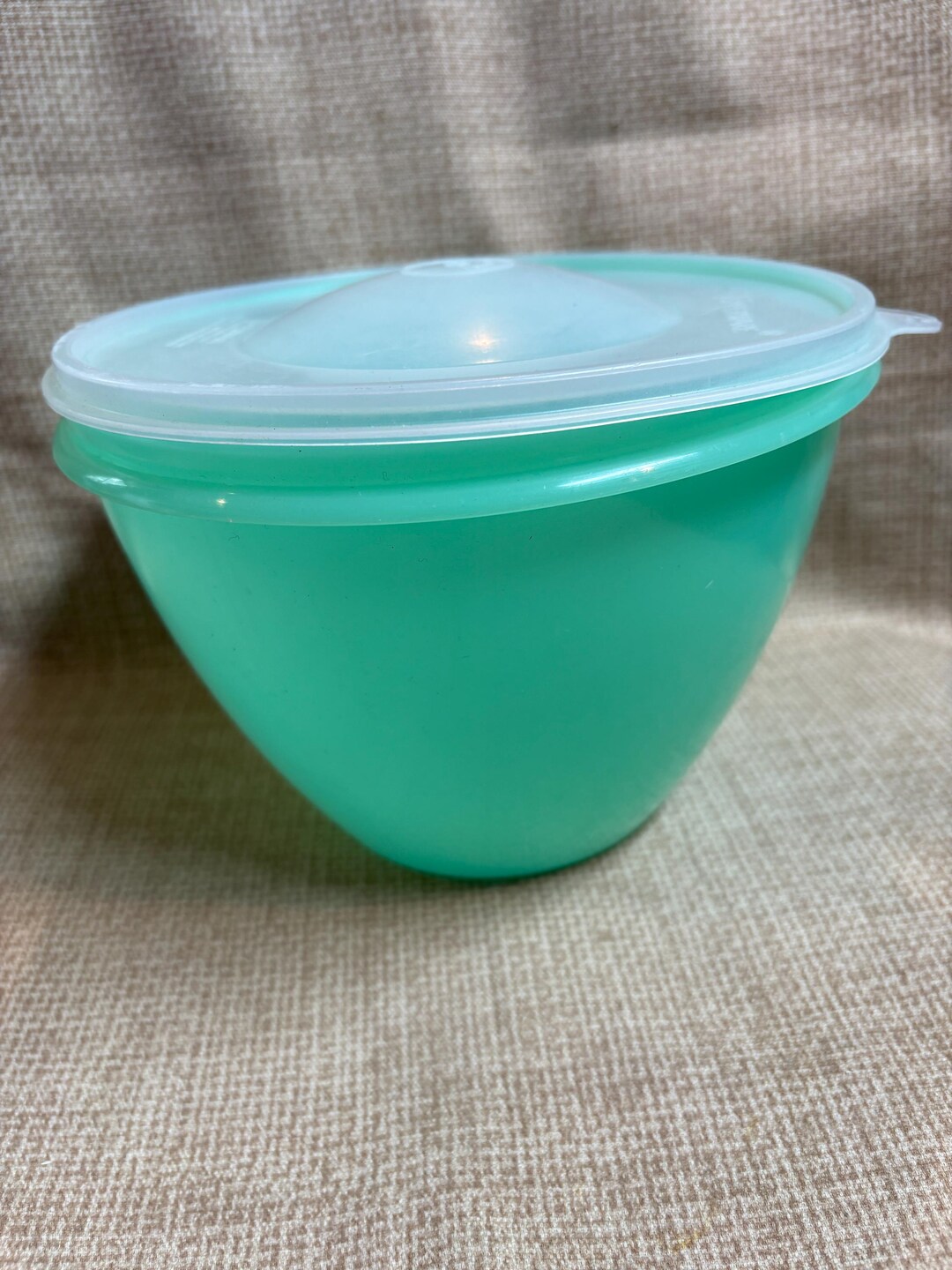 Vintage 70's Tupperware Jadeite Green Lettuce Crisp It With Domed Lid ...