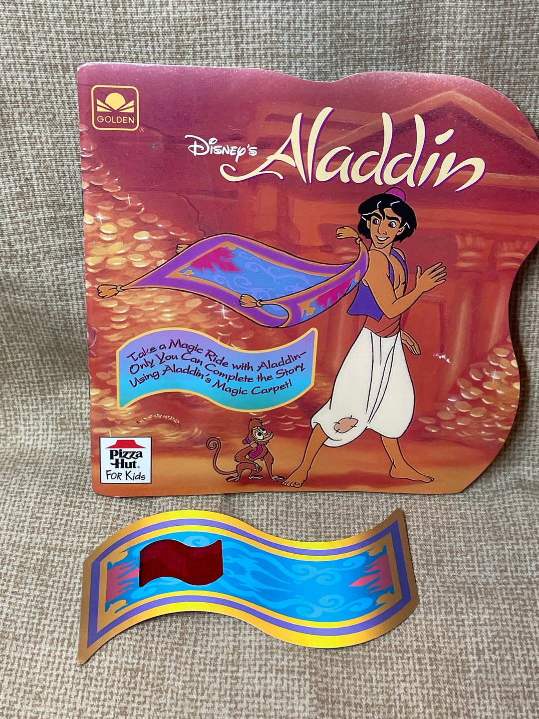 Vintage 1992 Golden Book Disney's Aladdin With Magic Carpet/pizza Hut ...
