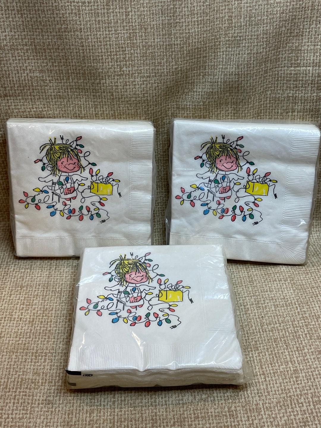 Vintage Holiday Napkins/little Angel Girl and Christmas Lights Napkins ...