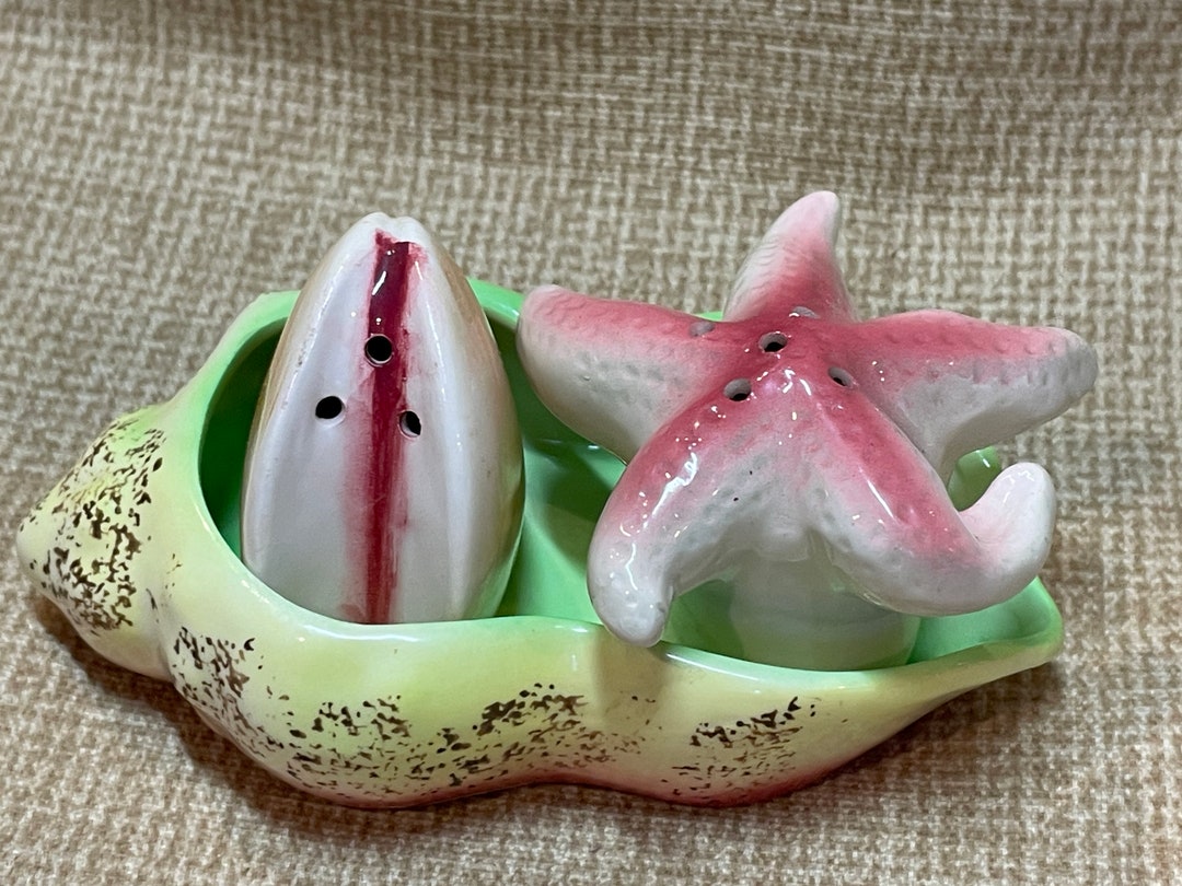 Vintage 1950's Shell Clam and Starfish Set Salt and Pepper Shakers/s ...