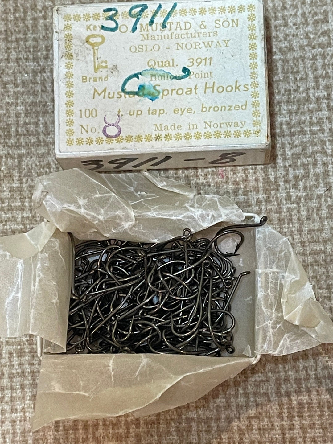 Vintage O Mustad & Son Norway Fishing Hooks in Box/no. 8 Bronzed 3191 ...