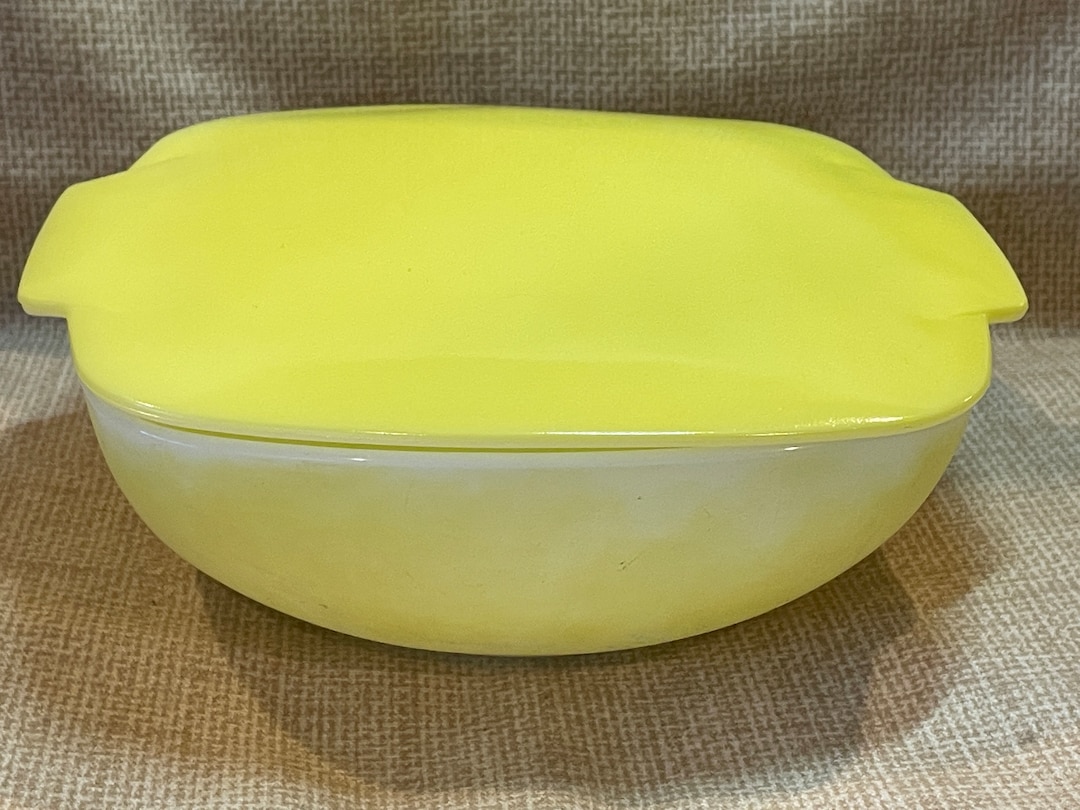 Vintage 1950's Pyrex Square Hostess 1.5 Quart Bowl With Lid/yellow ...