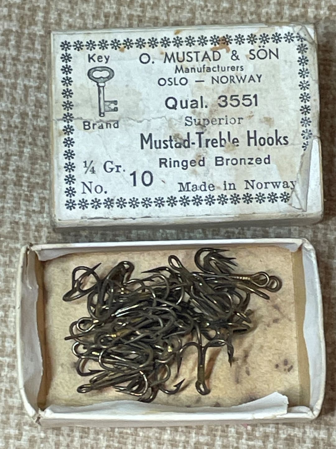 Vintage O Mustad & Son Norway Fishing Hooks in Box/no. 10 Ringed ...