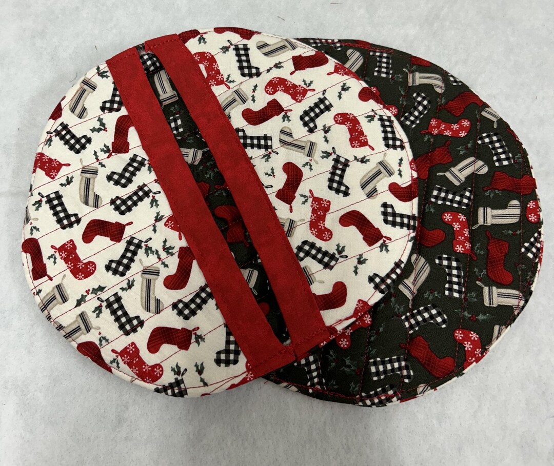 Christmas Oven Mitt Round Pair - Etsy