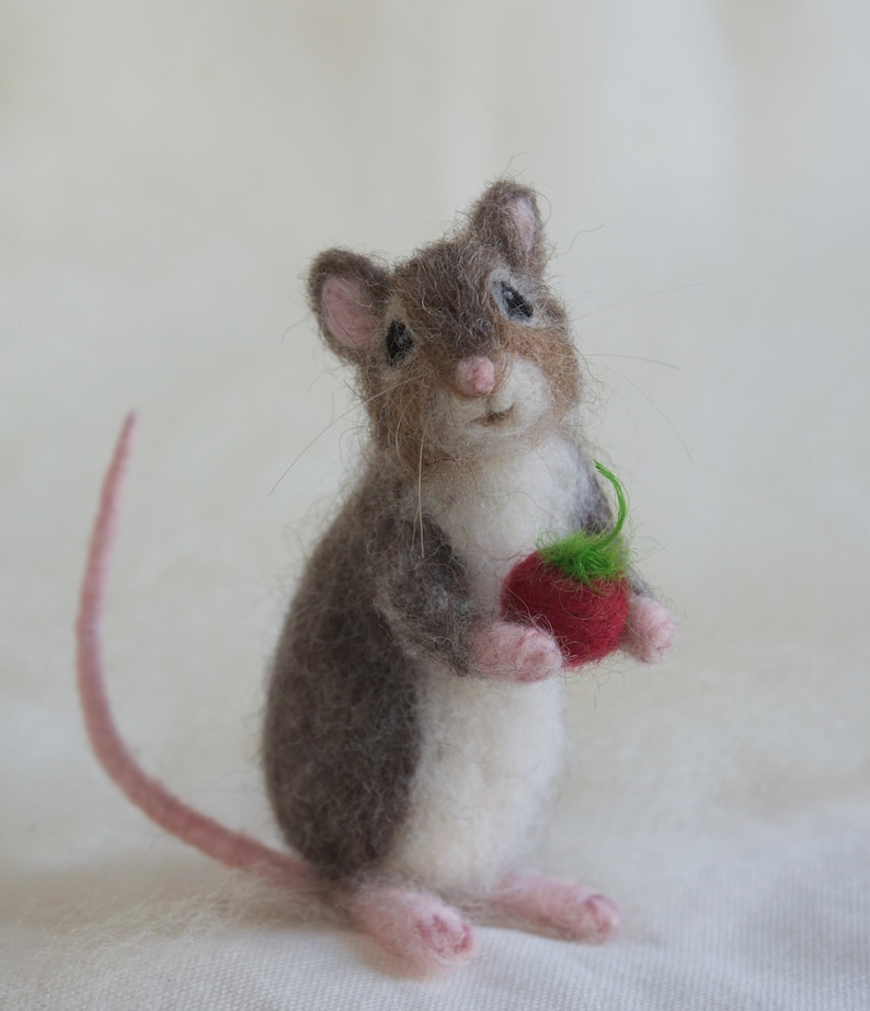 Needle Felted Mouse, Poseable Realistic Life Sized MADE TO ORDER - Etsy