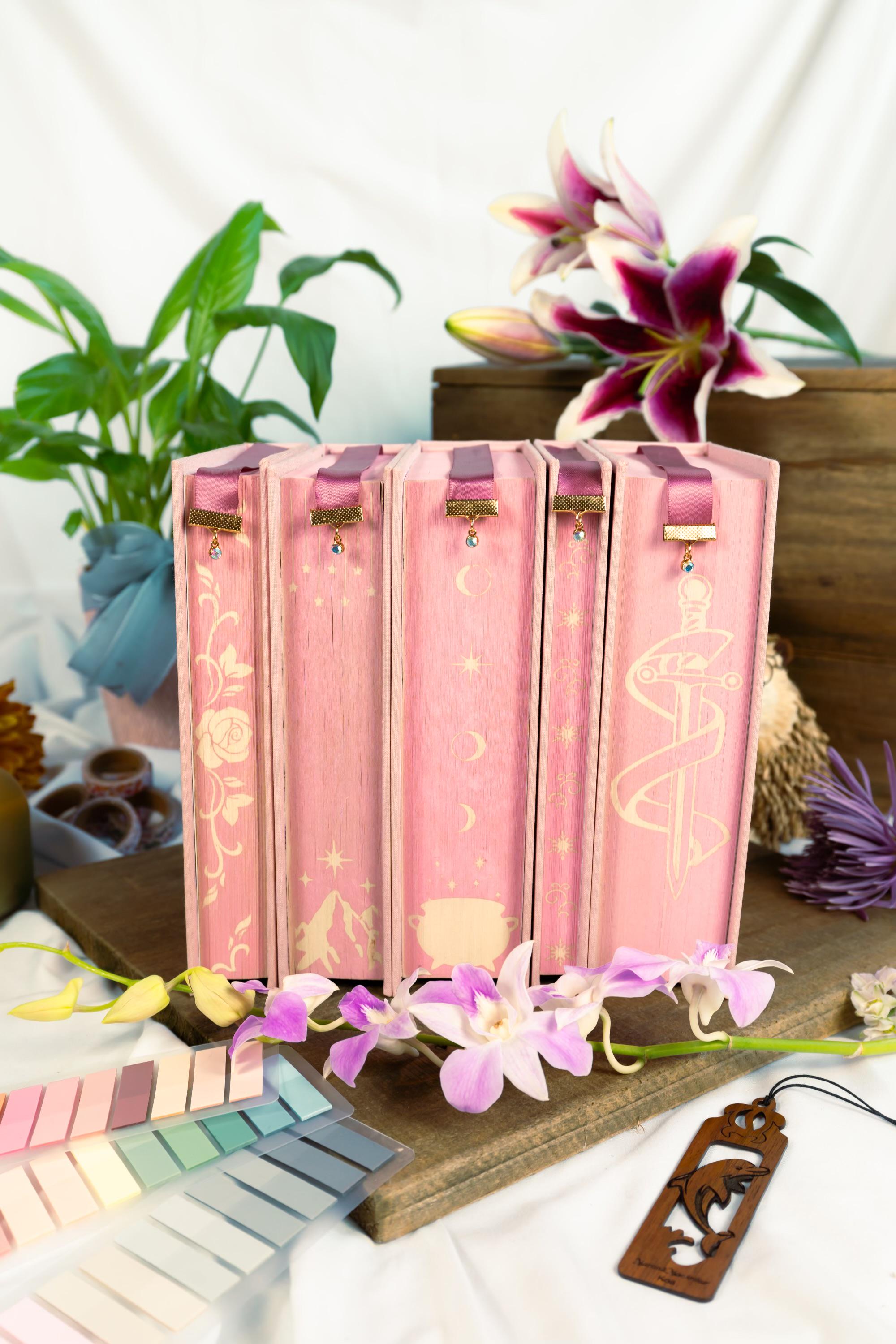 ACOTAR Series Vinyl Sprayed Edges Stencil SVG Bundle | 5 Books ...