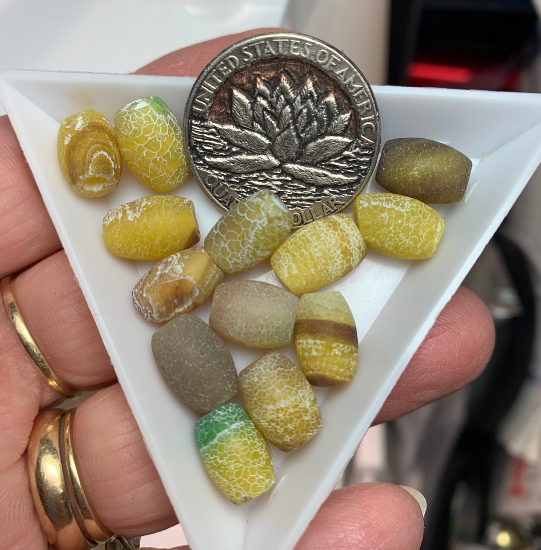 13 Matte Yellow Banded Agate Gemstone Beads - Etsy.de