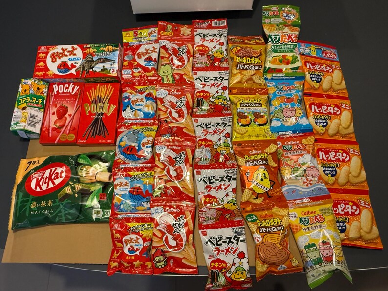 Japanese Snack Box | Assorted Candy & Chips From Japan | Dagashi Gift ...