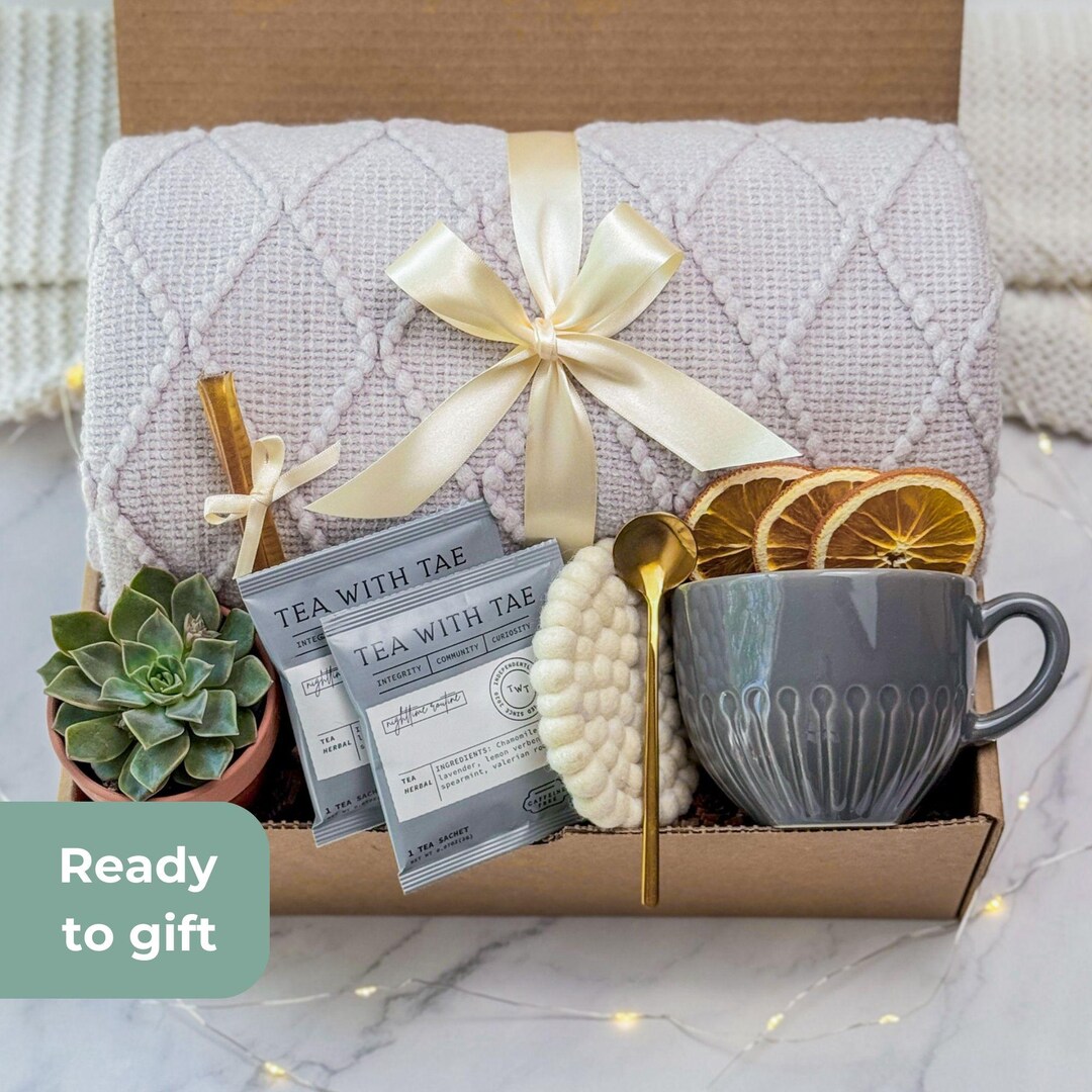 Luxury Housewarming Gift Box With Blanket, New Apartment Gift ...