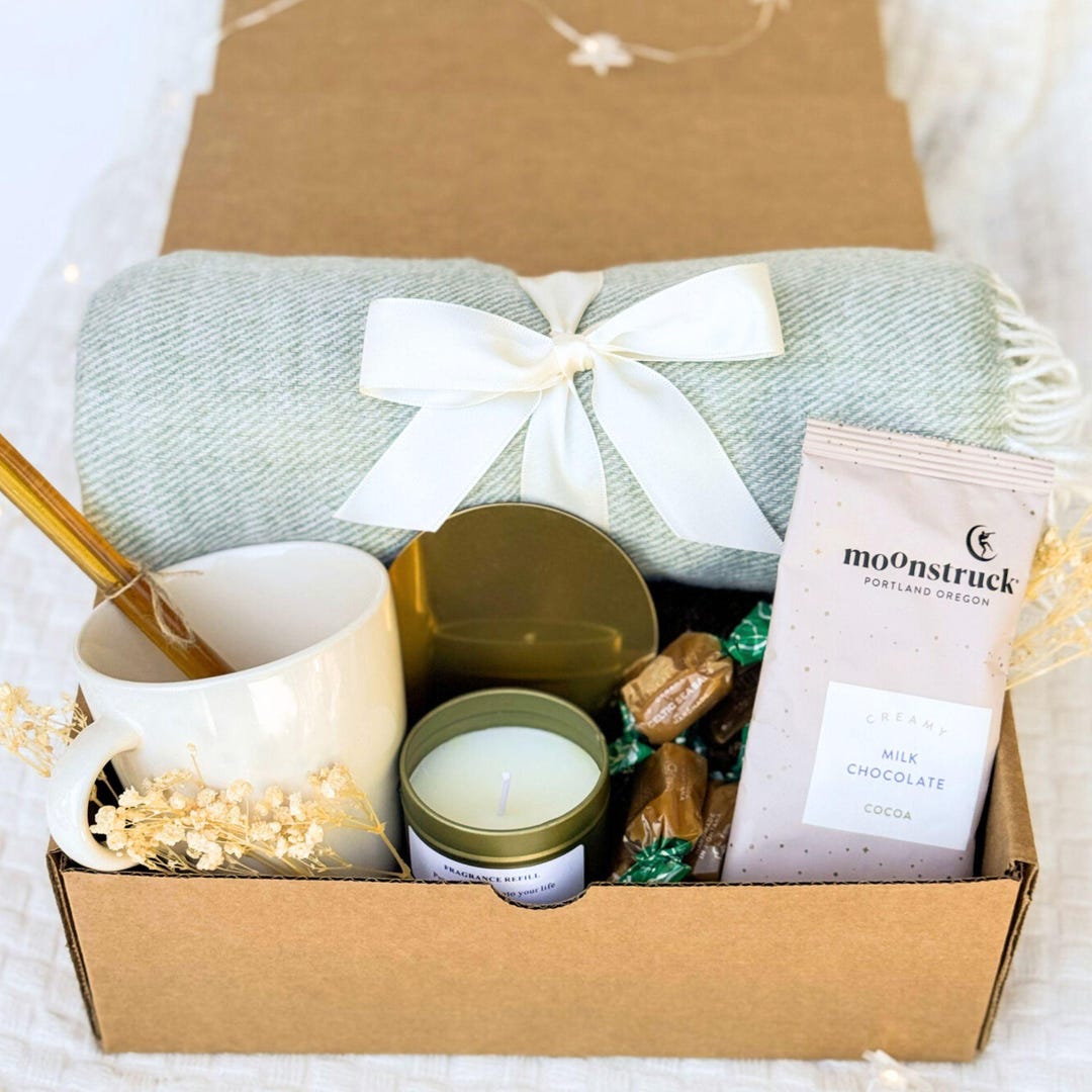 Fall Gift Box, Cozy Gift for Best Friend, Hygge Gift Box With Blanket ...