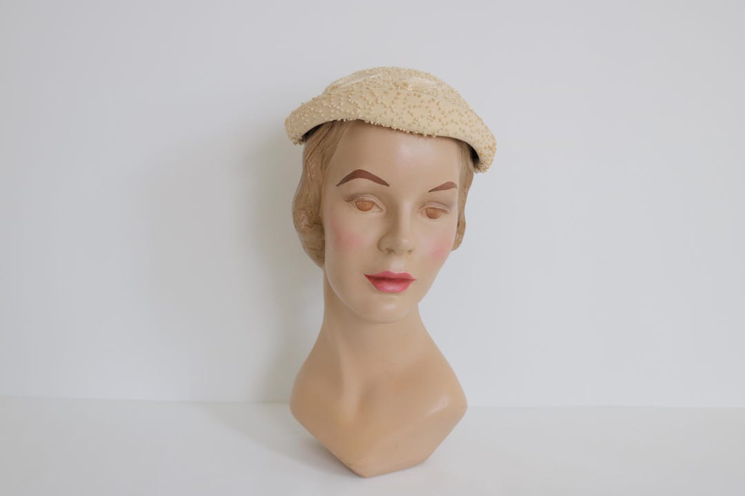 Vintage Beret Pillbox Percher Cream White 1950s Hat Fascinator Vintage ...