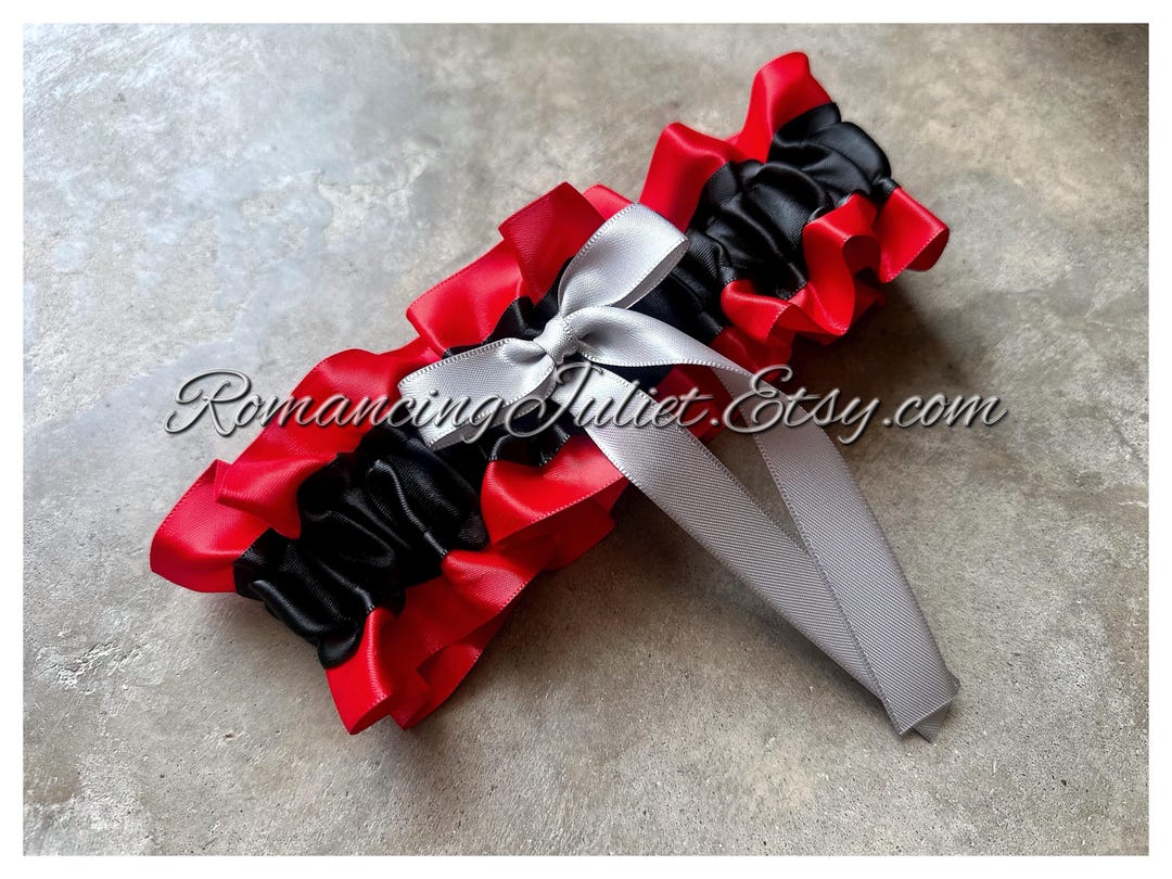 The Classic Chic Leg Garter..you Choose the Accent Colors..shown in Red ...