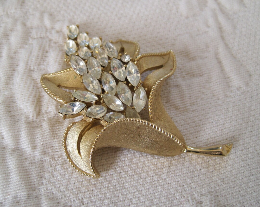 Trifari Brooch Pin Rhinestone Lilly Flower Crown Mark Rare - Etsy