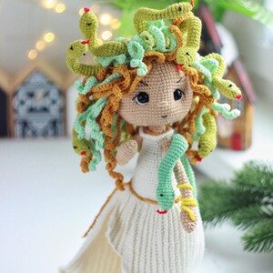 Medusa Gorgon DOLL Crochet Pattern Doll English, Spanish Amigurumi Toy ...
