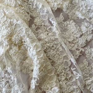 Antique White Lace Remnant - Etsy