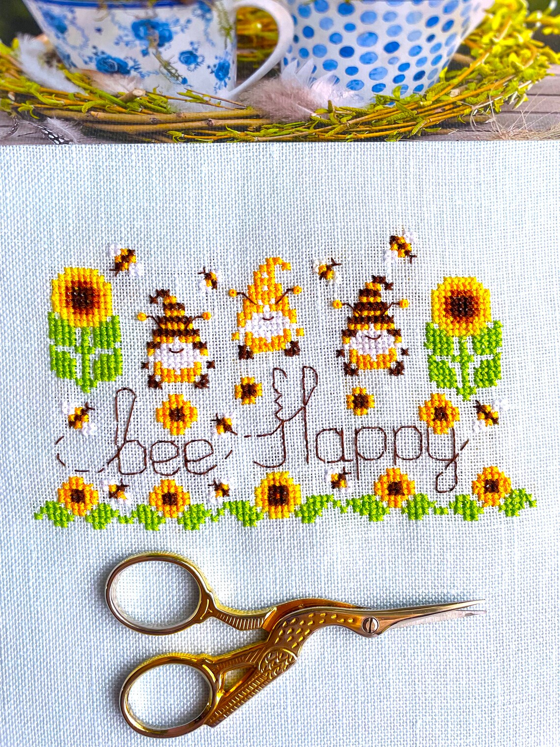 BEE HAPPY Cross Stitch Pattern PDF by Crossstitchingforfun ...