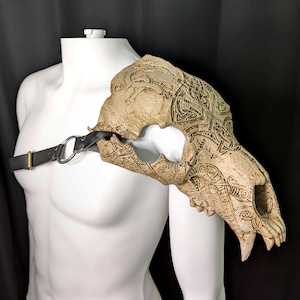 Bear Skull Shoulder Armor – LARP & Cosplay - Etsy