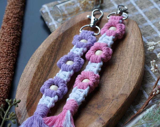 Blümchen Makramee Schlüsselanhänger / Boho Anhänger - Etsy.de