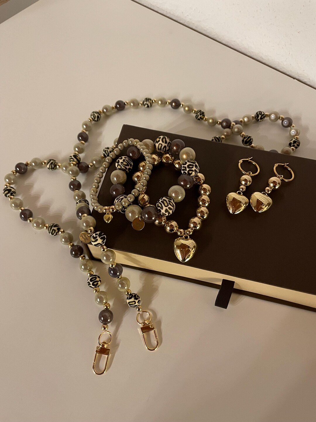 MAGIC JEWELS Bracelets & Necklace With Luminous Reflective 3D Pearls ...