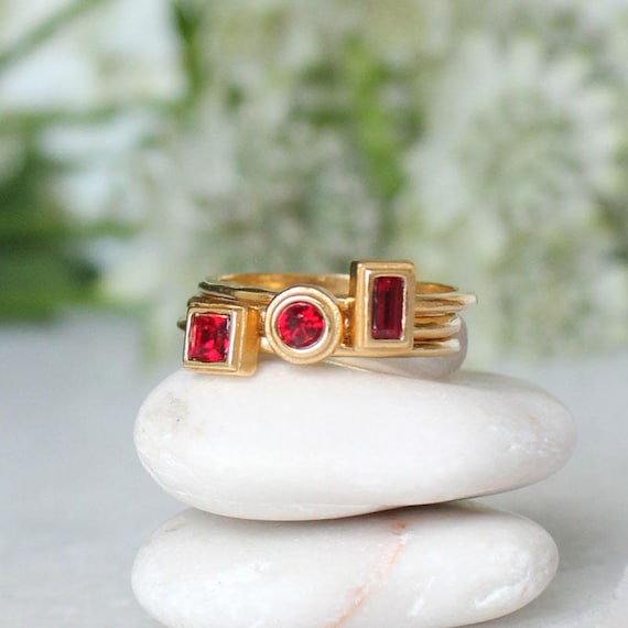 January Birthstone Rings For Mom
