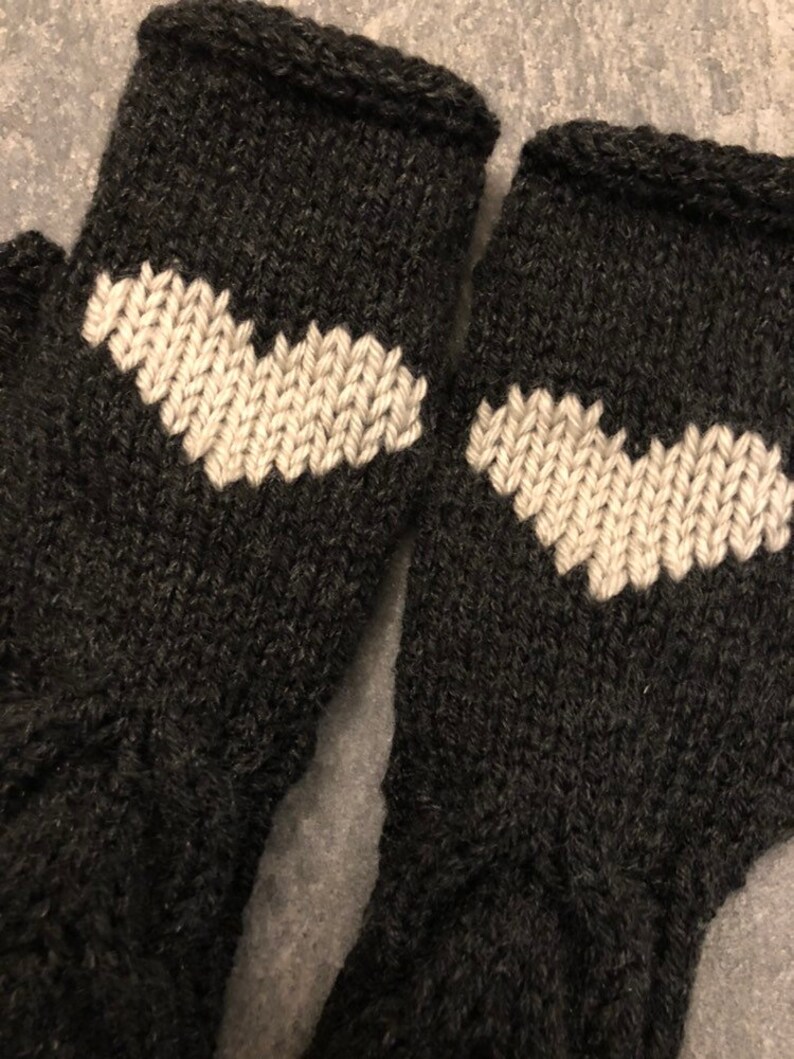 FINGERLESS Bella's Mittens LOVE | Etsy