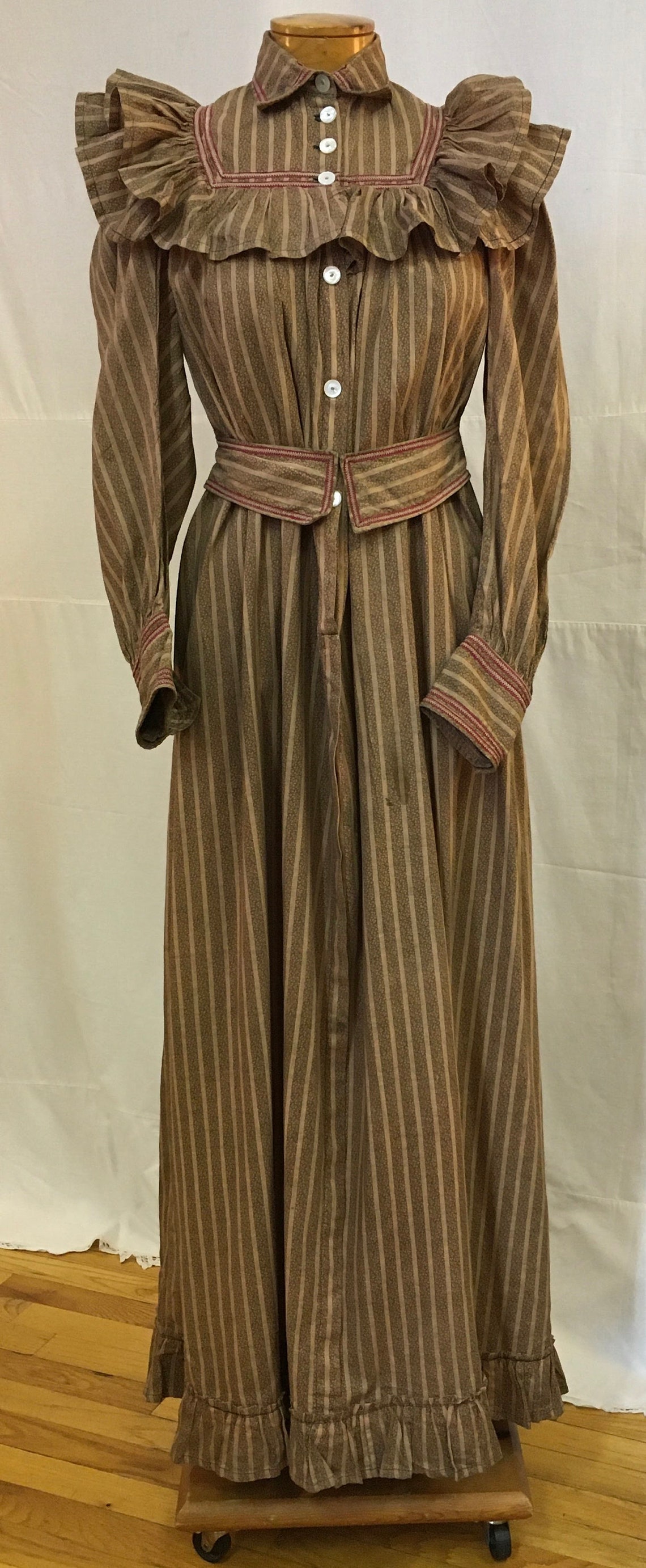 1890s, 34" Bust, Cotton Pink and Black Flowered Striped Wrapper - Etsy