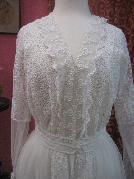 1914, 36" bust , elaborate cotton lace on net, weddin… - Gem