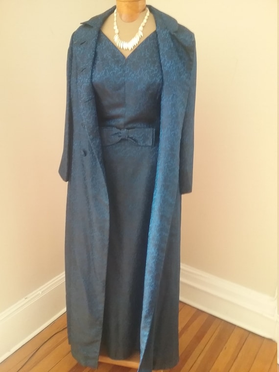 1960's, 34"bust, 2 piece royal blue embossed gown and… - Gem