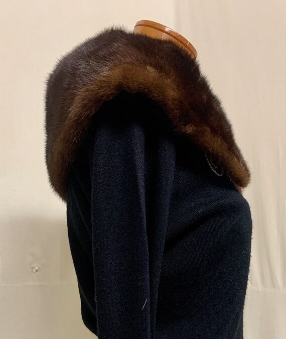 1950s. 26" long by 8" wide dark ranch mink collar - Gem