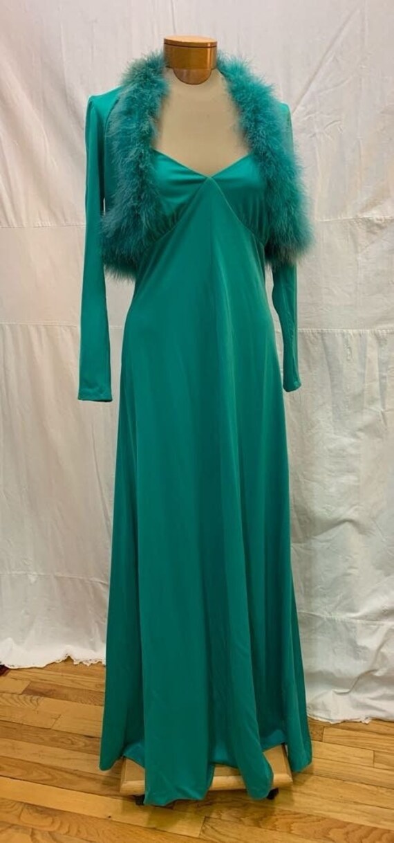 36 bust 1970s young - Gem