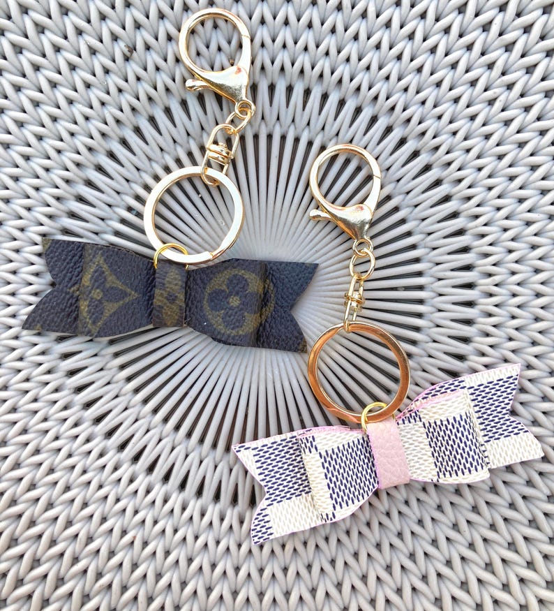 Bow Charm Keychain - Etsy