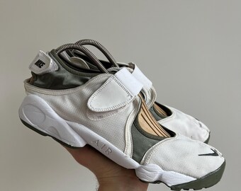 Women's Sneakers & Athletic Shoes - Etsy