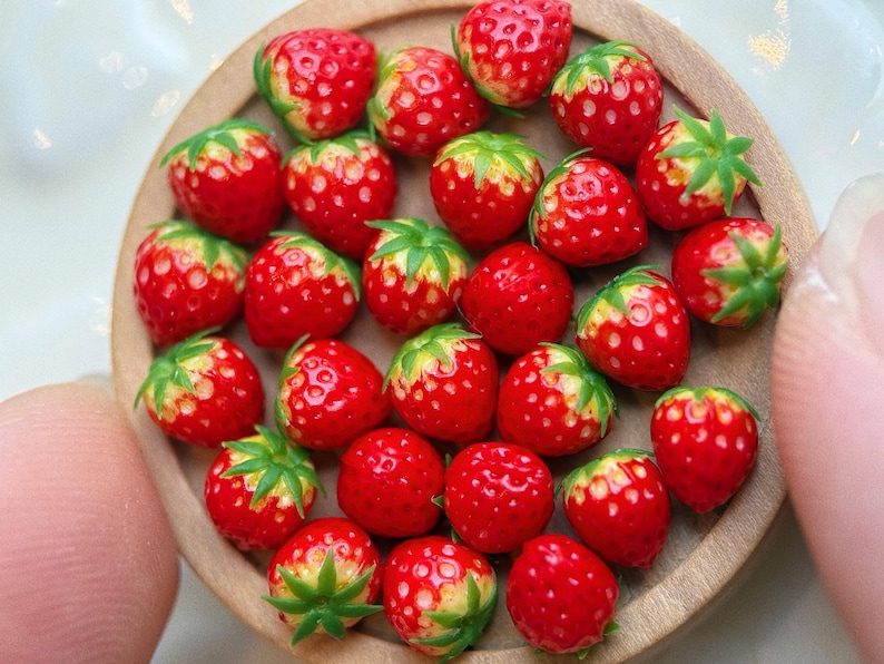 5 Pieces Miniature Strawberry Decor 1:12, Miniature Fruit, Miniature ...