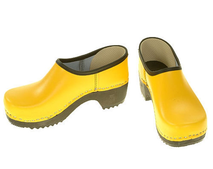 Closed Clog Yellow - Etsy