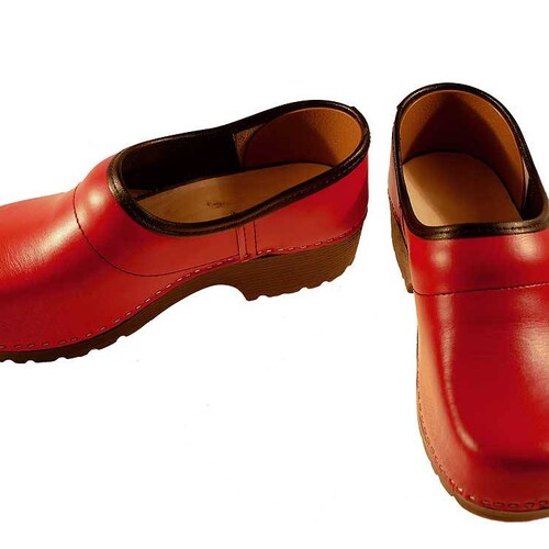 Closed Clog Red - Etsy