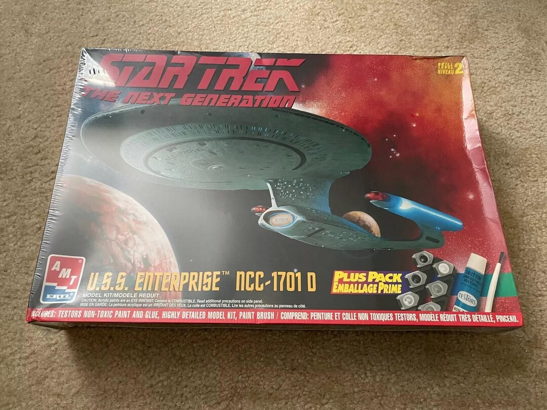 1/1400 Scale U.S.S. Enterprise-d 3rd Issue Model Kit From AMT/ERTL With ...