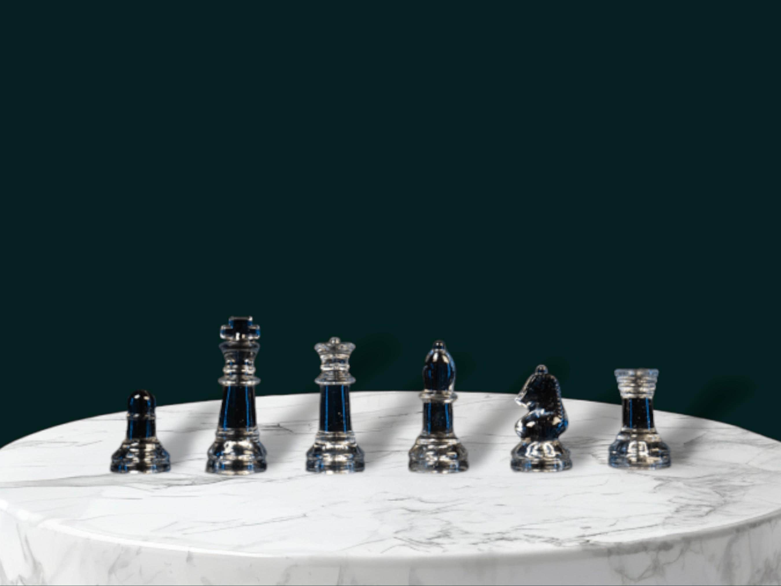 Medium Crystal Glass Chess Set With Classic Design 25x25 Cm Elegant ...