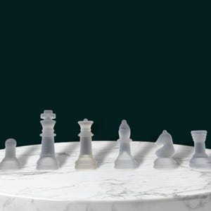 Medium Crystal Glass Chess Set With Classic Design 25x25 Cm Elegant ...
