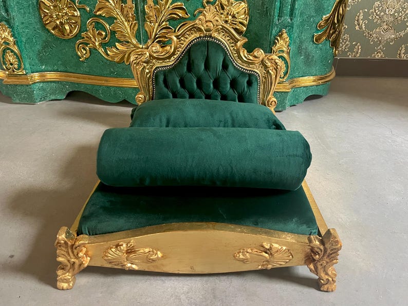 Cute Pet Bed Nostalgic Baroque Rococo Style in Velvet Green Small Dog ...