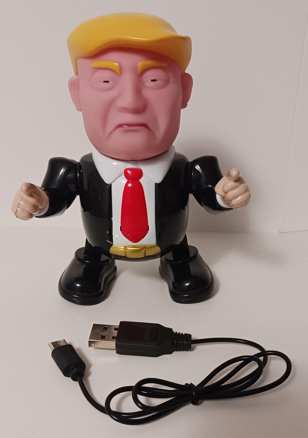 Dancing Trump - Animated Figure - Rechargable Battery W/cable - Fast ...
