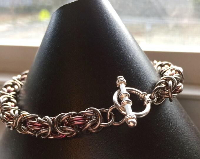 Victorian Red Rose Cameo Chainmail Wrapped Pendant - Etsy