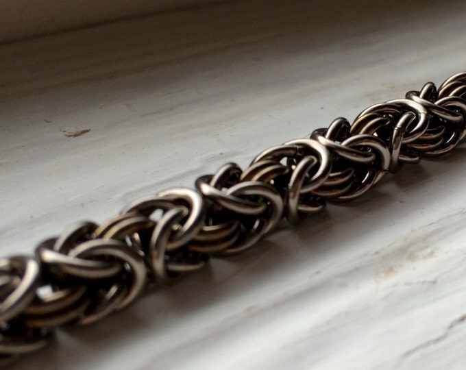 Victorian Red Rose Cameo Chainmail Wrapped Pendant - Etsy