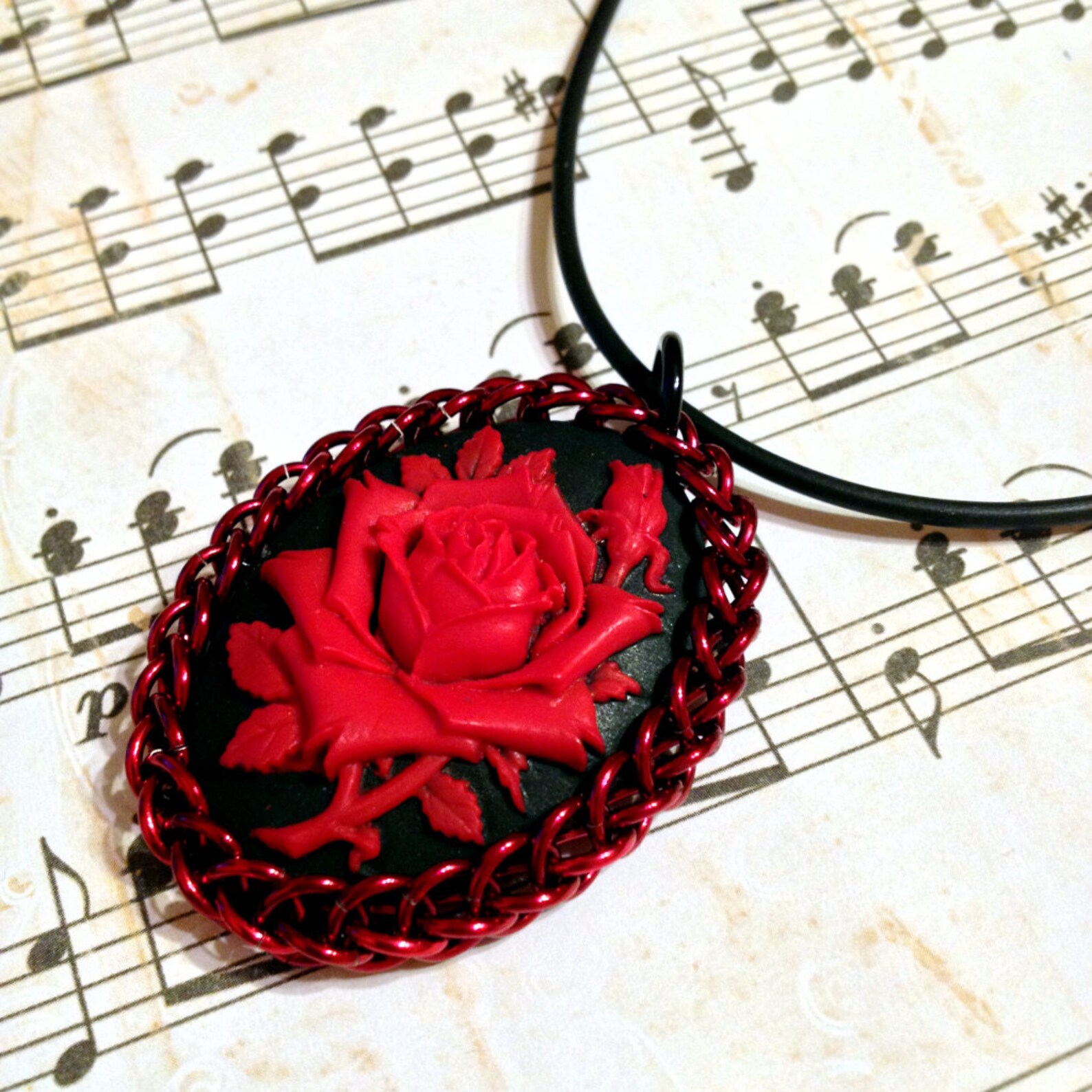 Victorian Red Rose Cameo Chainmail Wrapped Pendant | Etsy