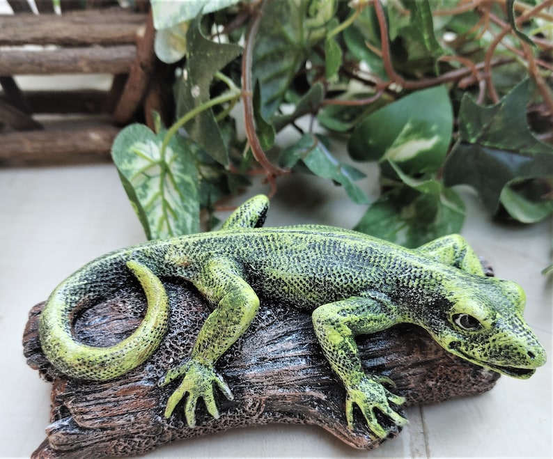 Lizard Gecko on a Log Cement Figurine Cement Lizard | Etsy